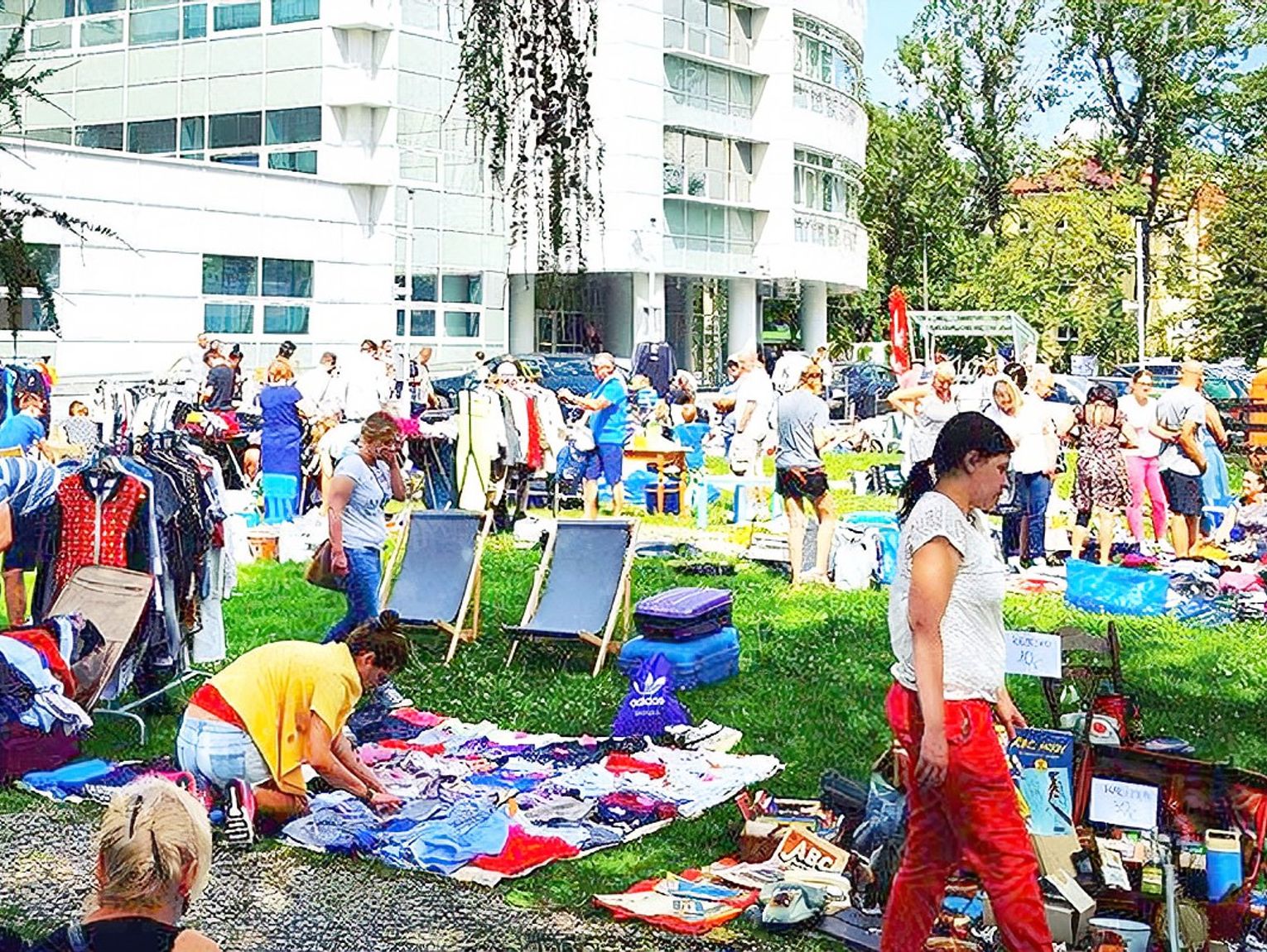 Kolejna wyprzedaż garażowa na Bielanach Kolejna wyprzedaż garażowa na Bielanach
