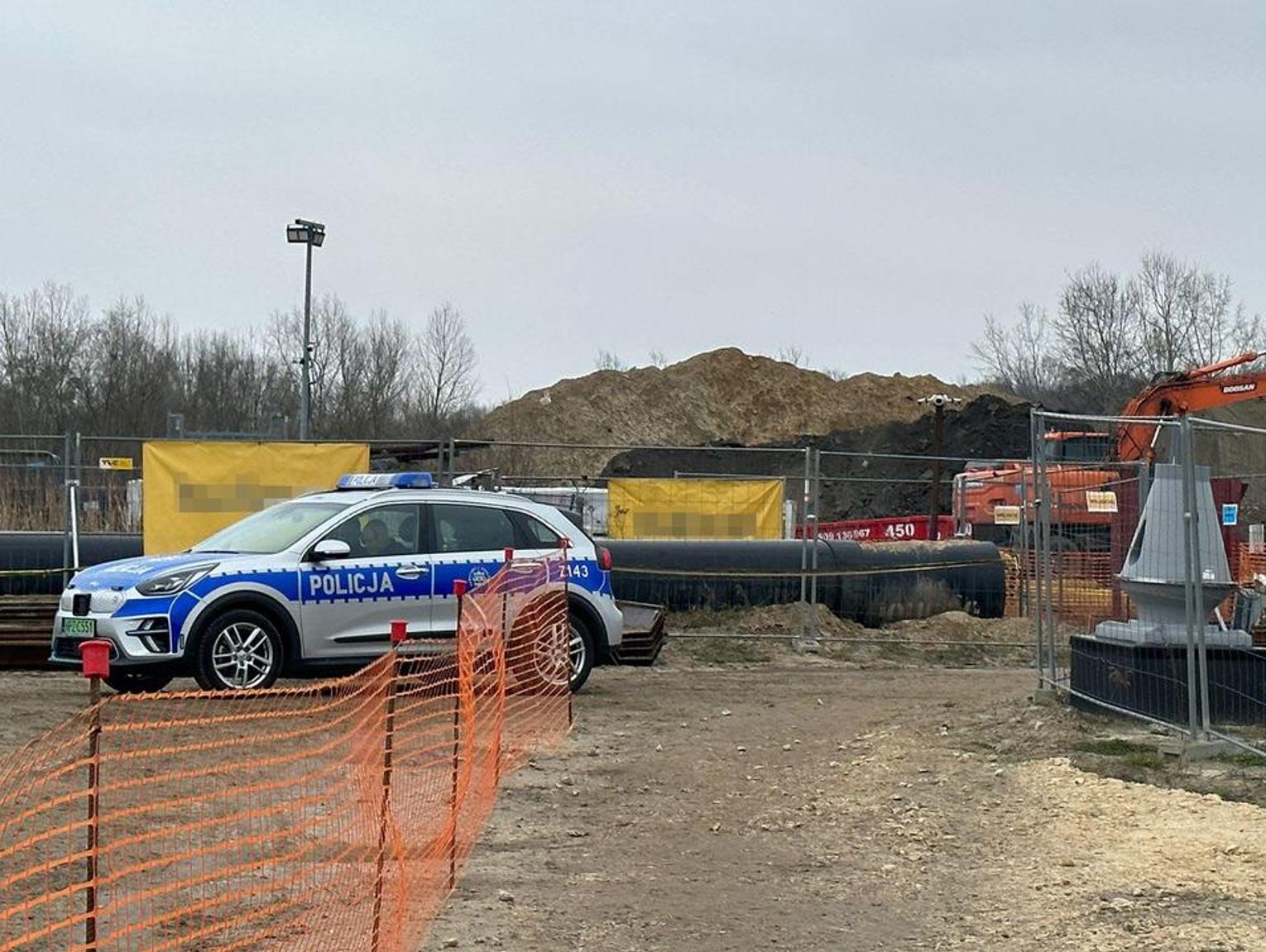 Pocisk artyleryjski na budowie kolektora wiślanego